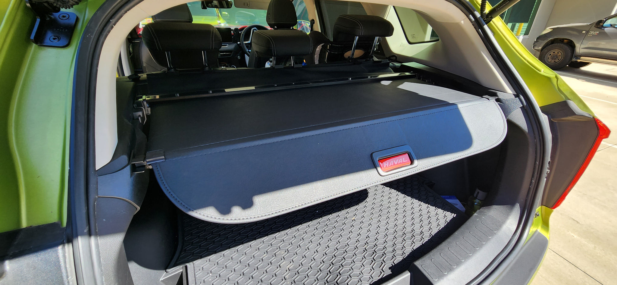 Haval Jolion Retractable Cargo Blind – HW Accessories