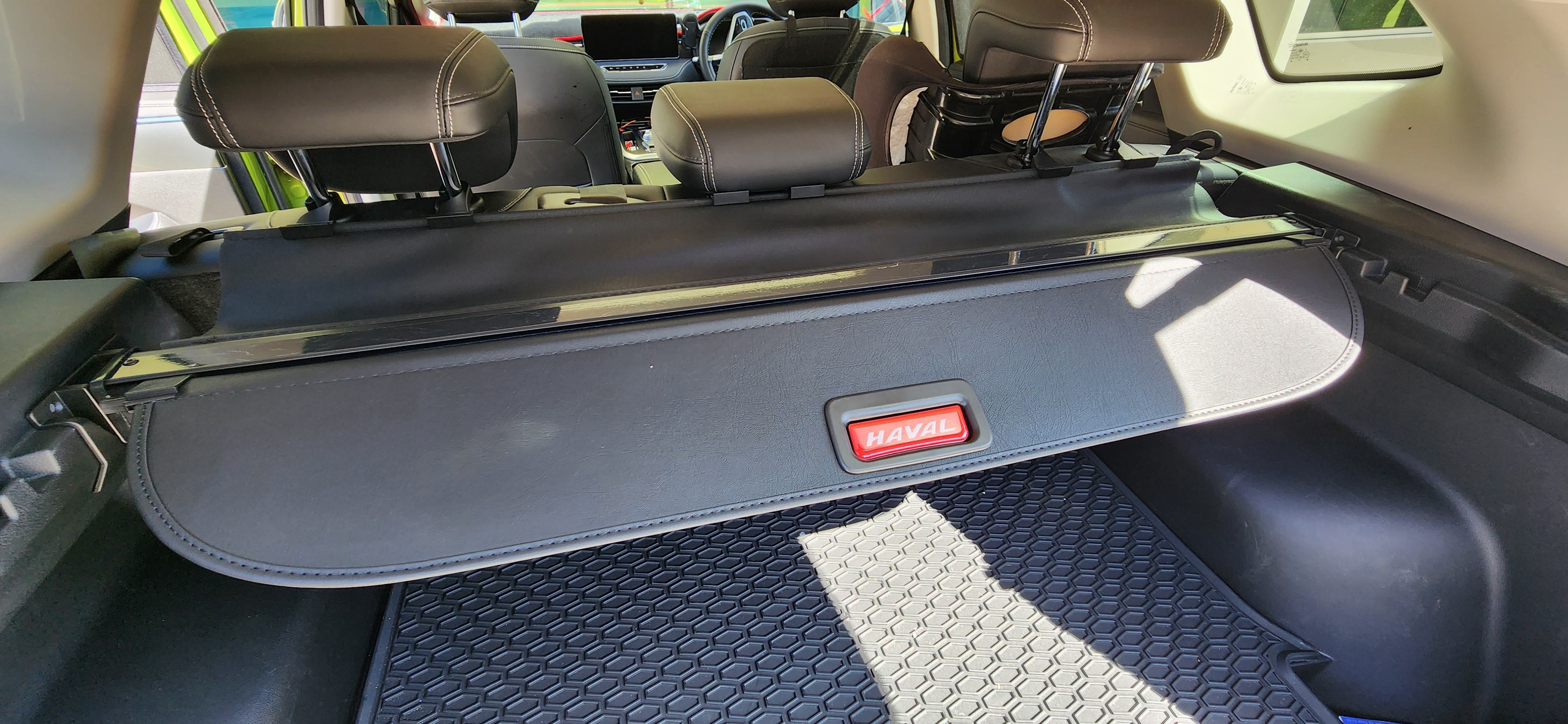 Haval Jolion Retractable Cargo Blind – HW Accessories